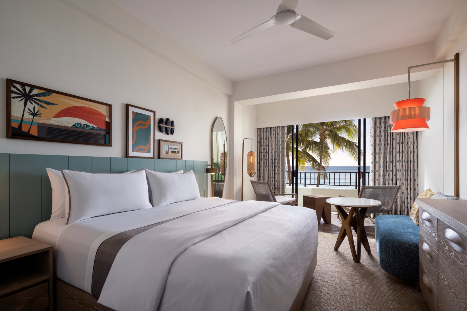 ワイキキの象徴「モアナサーフライダー」125周年記念の大規模リノベーションを開始 - 歴史と現代が融合する新時代へ